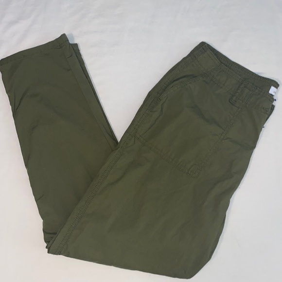 Liz Claiborne | Pants & Jumpsuits | Liz Claiborne Poplin Cargo Pants ...